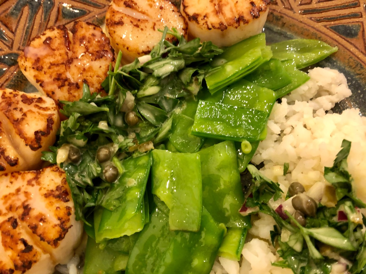 Pan-seared scallops with rice and snow peas. 11/24/20 | Omnivore
